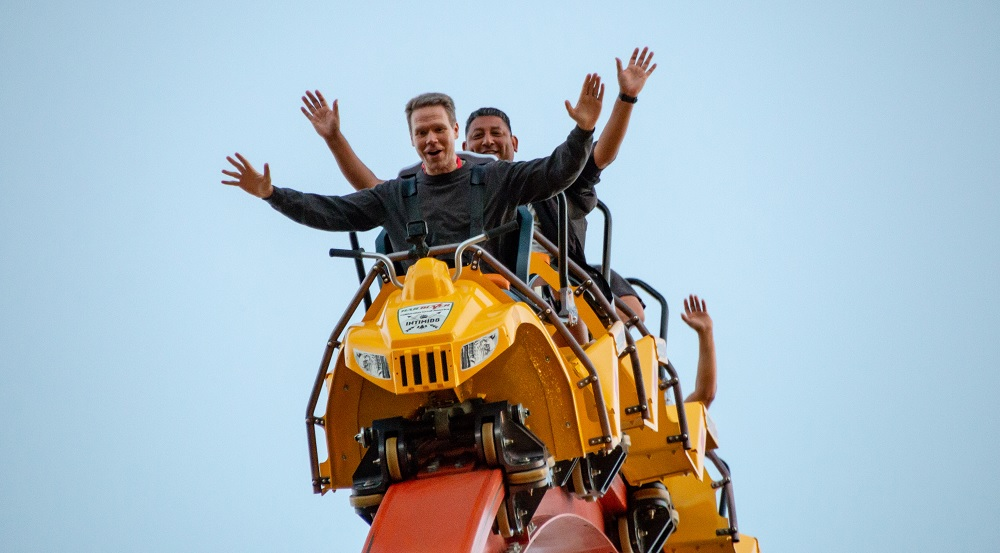 Raptor Roller Coasters - Single Rail Inline Seating Design - Rocky ...